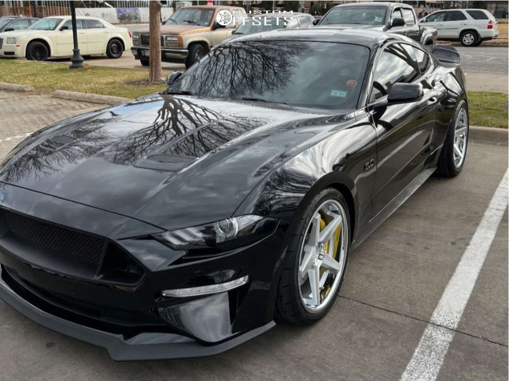 2019 Ford Mustang with 20x9 25 Ferrada Fr3 and 255/35R20 Firestone ...