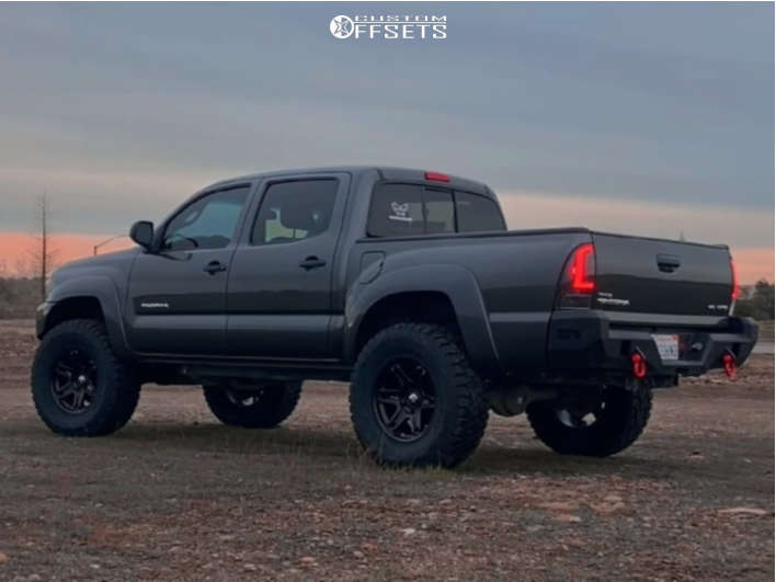 2013 Toyota Tacoma with 18x8.5 -15 Fuel Slayer and 35/12.5R18 Toyo ...