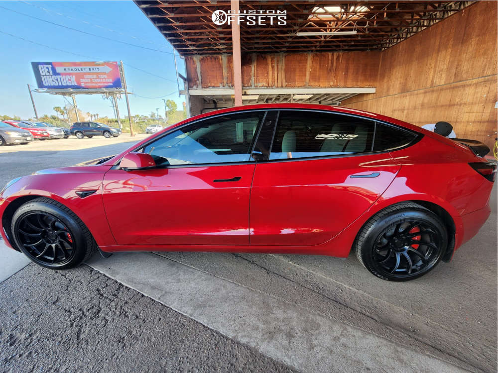 2021 Tesla 3 with 18x9.5 35 Anovia Night and 235/45R18 Continental ...