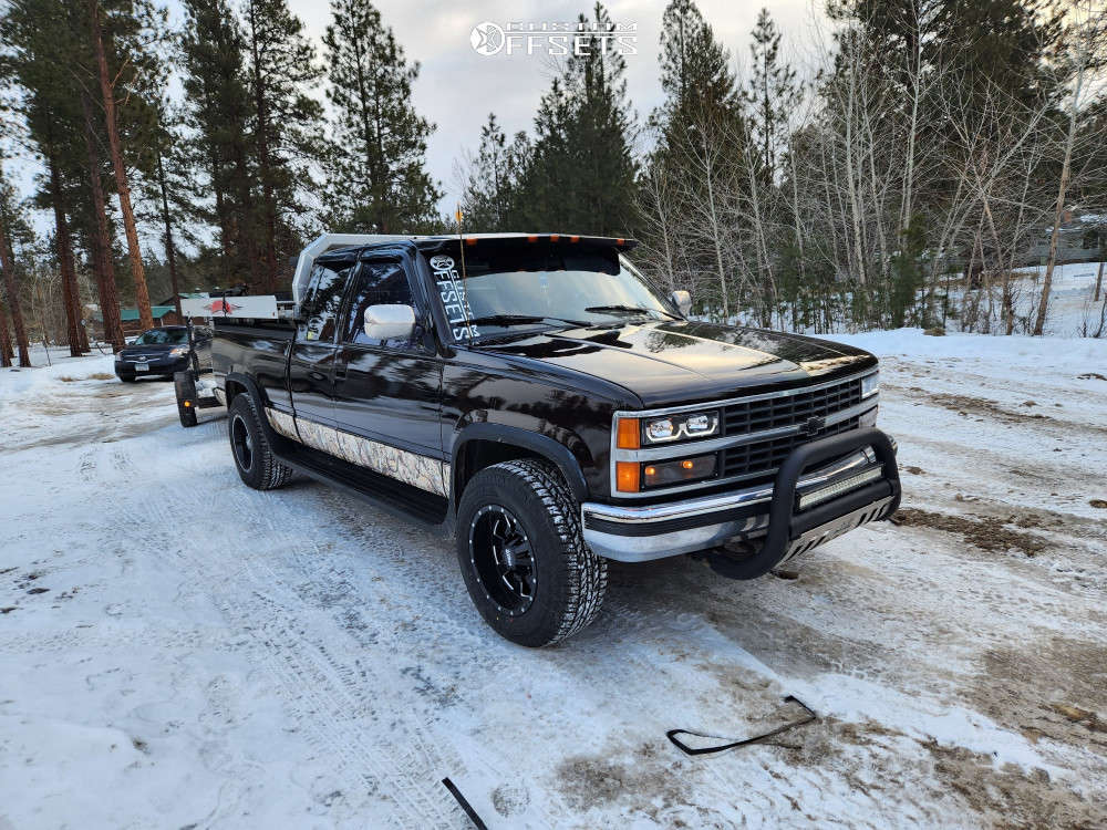 1991 Chevrolet K1500 with 17x10 -24 Moto Metal Mo962 and 275/65R17 ...