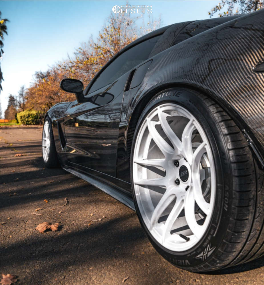 2010 Chevrolet Corvette with 18x8.5 30 ESR Cs8 and 245/40R18 Fortune ...