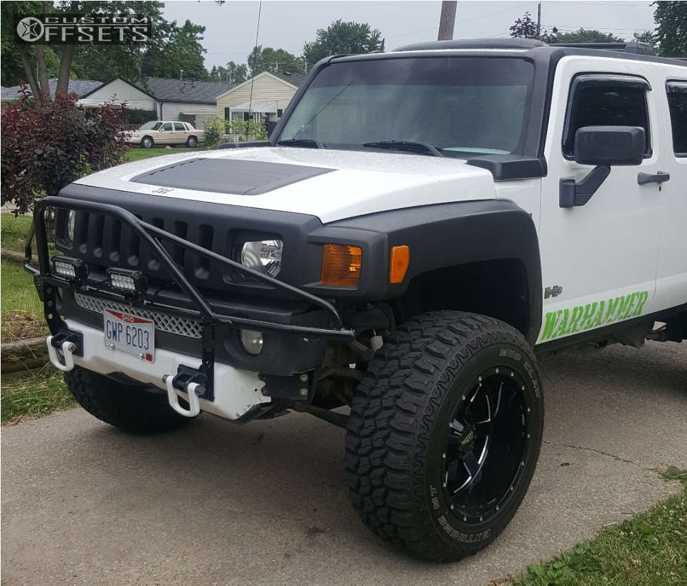 2009 HUMMER H3 with 20x12 -44 Moto Metal Mo962 and 35/12.5R20 Mud Claw ...