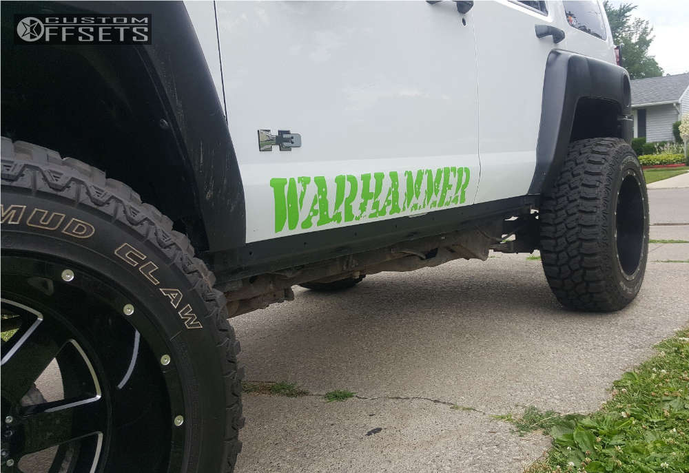 2009 HUMMER H3 with 20x12 -44 Moto Metal Mo962 and 35/12.5R20 Mud Claw ...