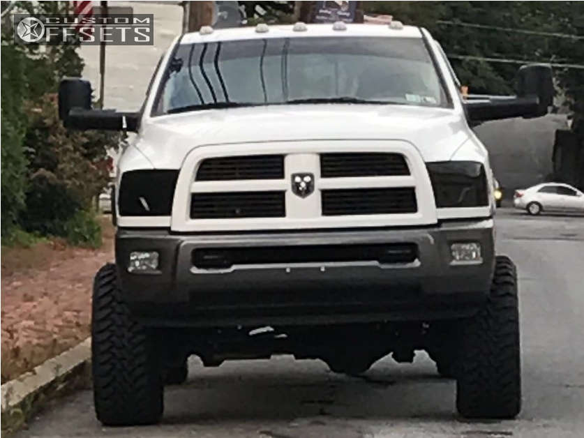 2012 Ram 2500 with 22x12 -44 Hostile Sprocket and 35/12.5R22 Toyo Tires ...