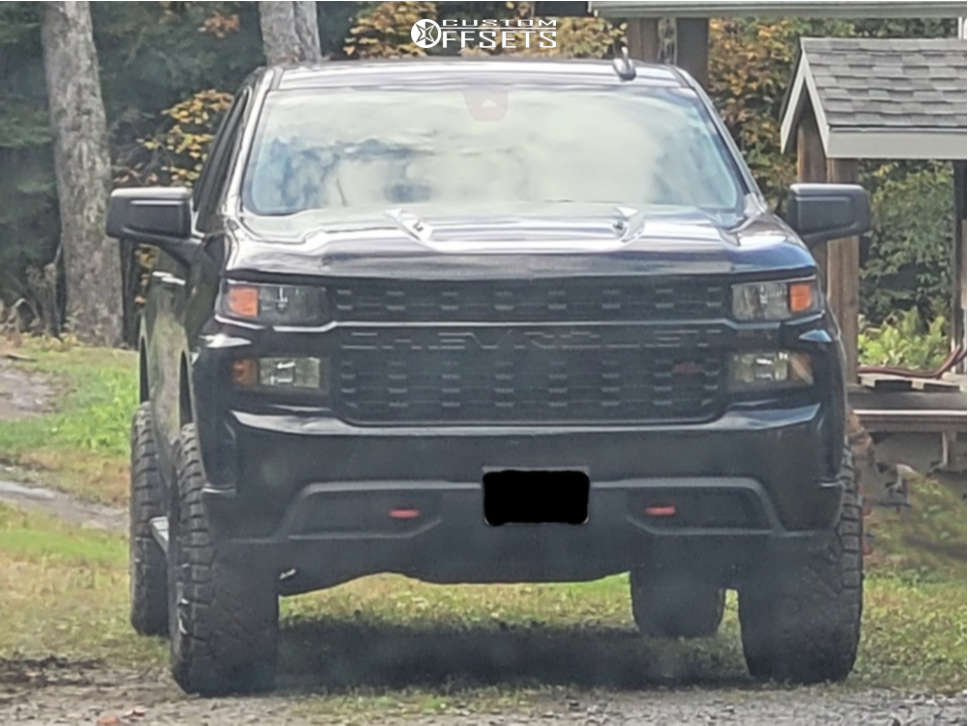 2022 Chevrolet Silverado 1500 with 18x9 -12 Fuel Contra and 295/70R18 ...