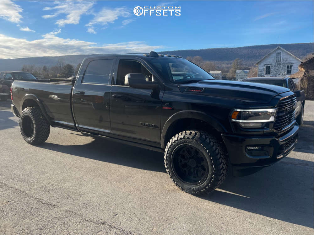 2022 Ram 3500 with 20x12 -44 TIS 560b and 35/12.5R20 Toyo Tires Open ...