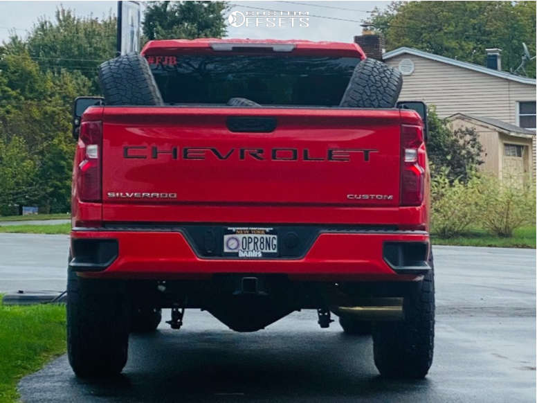 2022 Chevrolet Silverado 2500 HD with 18x9 18 Raceline Scout and 37/12.5R18 Toyo Tires Open ...