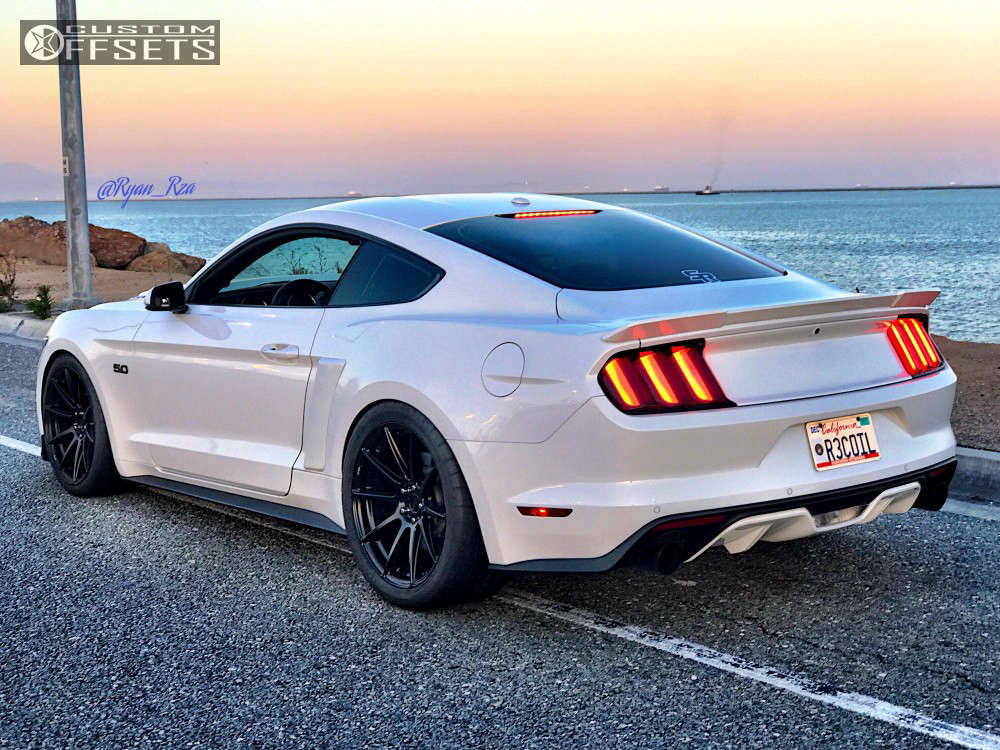 2015 Ford Mustang with 20x10 40 Niche Essen and 275/20R20 Mickey ...
