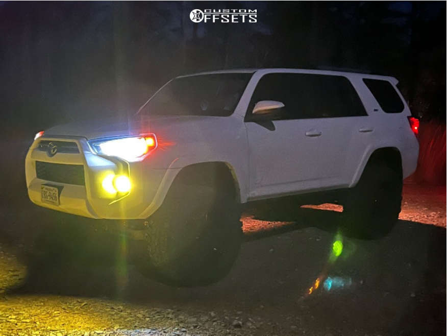 2020 Toyota 4Runner with 20x10 -18 Moto Metal Mo970 and 35/12.5R20 ...