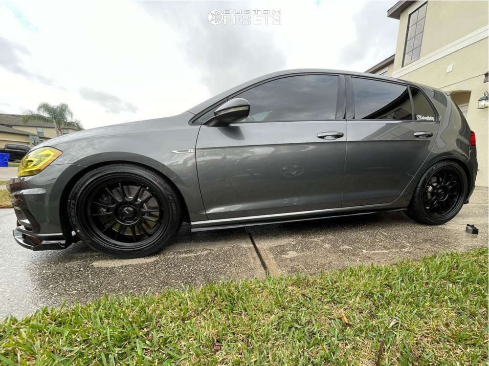 2018 Volkswagen Golf R with 18x8.5 43 Konig Hypergram and 235/40R18 ...