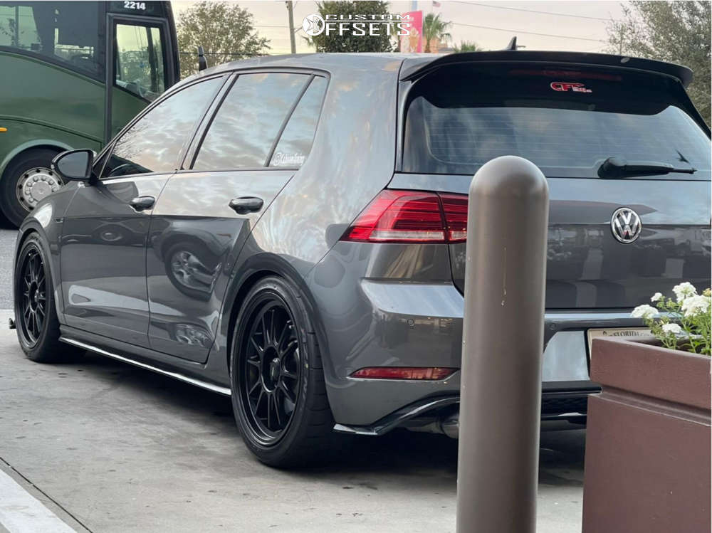 2018 Volkswagen Golf R with 18x8.5 43 Konig Hypergram and 235/40R18 ...