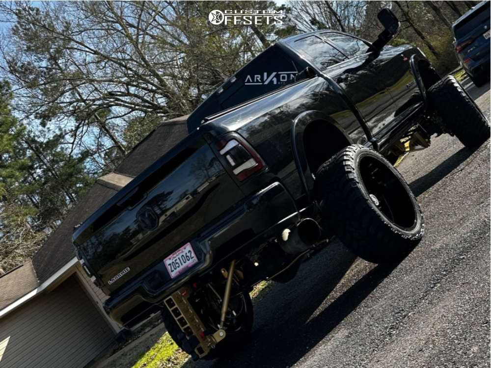2019 Ram 2500 with 26x14 -76 Hardcore Offroad Hc11 and 38/15.5R26 AMP ...