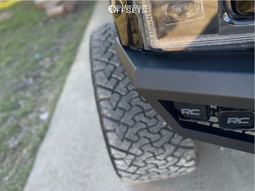 2018 Ford F-250 Super Duty with 24x14 -44 Fuel Clash and 35/15.5R24 ...