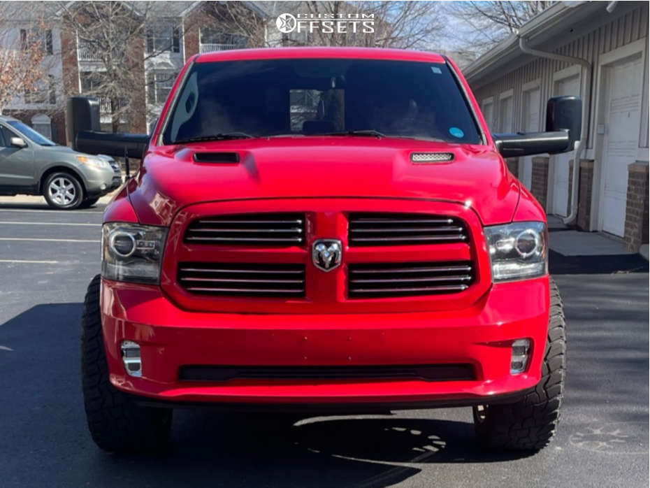 2017 Ram 1500 with 22x12 -51 Fuel Forged Ff19 and 35/12.5R22 Supermax Rt-1 and Suspension Lift 2 ...