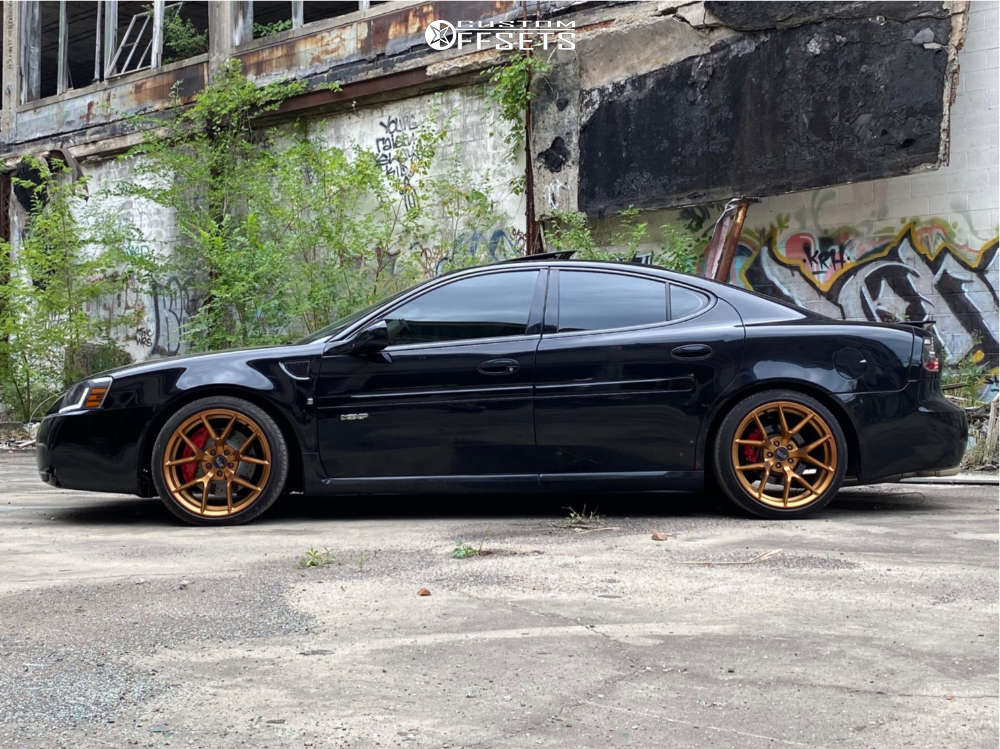 2006 Pontiac Grand Prix with 19x9.5 33 RTR Tech 5 and 255/35R19 Pirelli ...