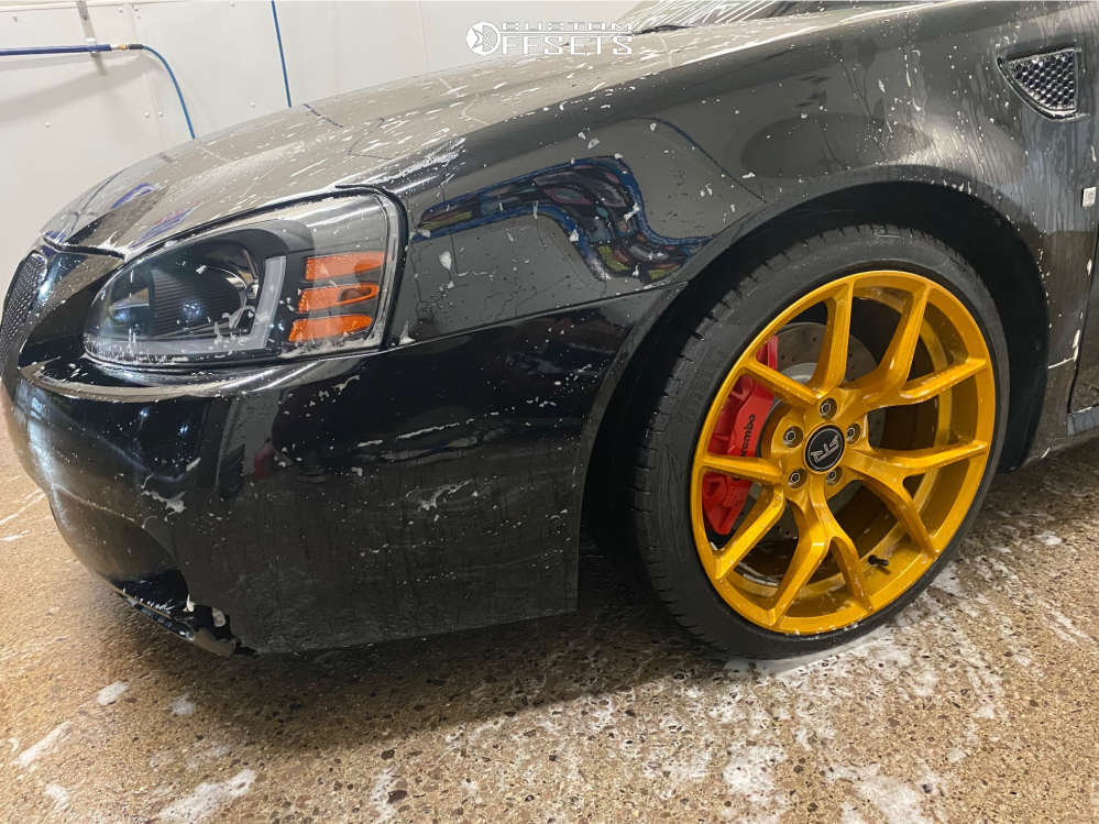 2006 Pontiac Grand Prix with 19x9.5 33 RTR Tech 5 and 255/35R19 Pirelli ...