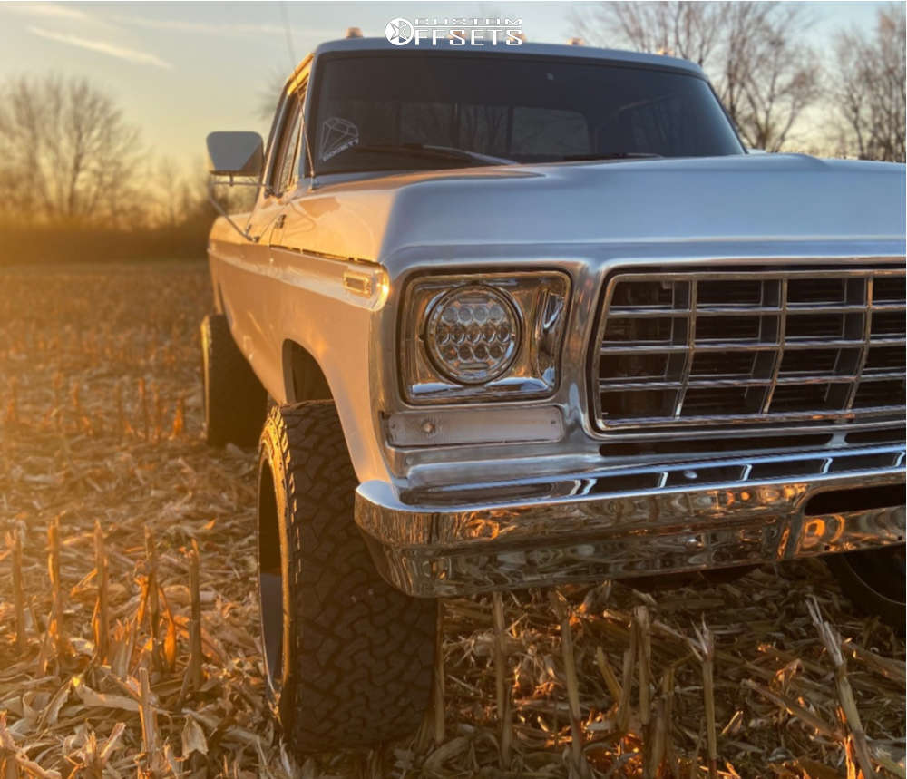 1978 Ford F-250 with 22x12 -44 TIS 547bm and 33/12.5R22 Venom Power ...