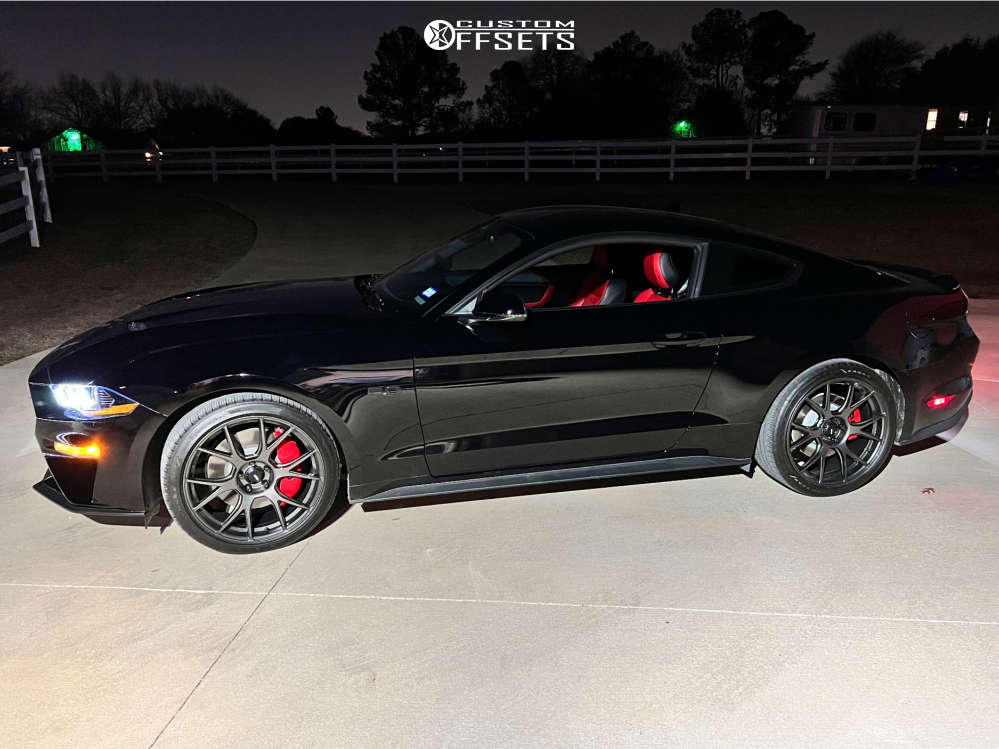 2022 Ford Mustang with 20x9.5 35 Konig Ampliform and 265/35R20 Goodyear ...