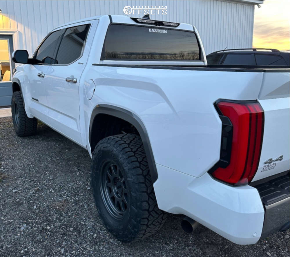 2023 Toyota Tundra with 18x9 18 Method Mr316 and 35/12.5R18 Nitto Recon ...