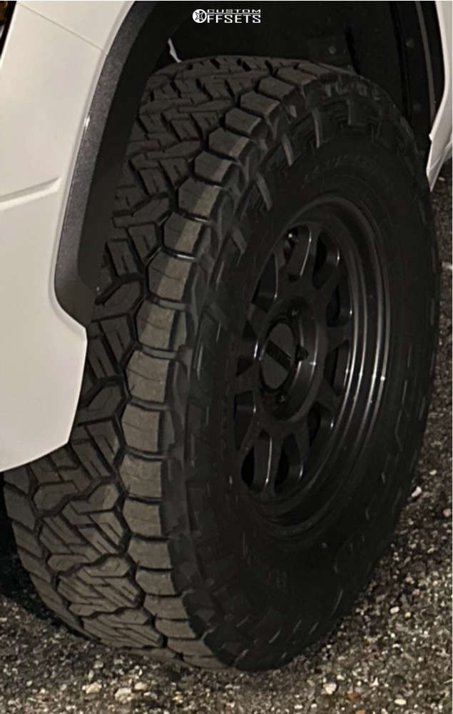 2023 Toyota Tundra with 18x9 18 Method Mr316 and 35/12.5R18 Nitto Recon ...