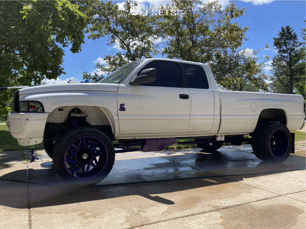 2000 Dodge Ram 2500 with 22x14 -76 Vision Spyder and 33/14.5R22 Venom ...