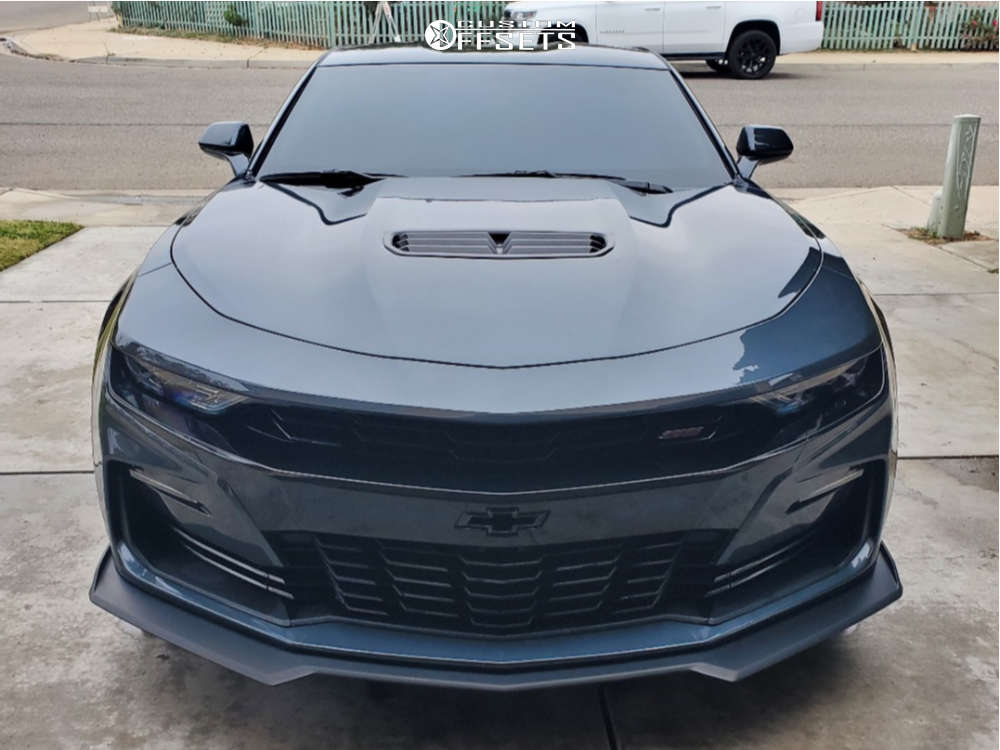2019 Chevrolet Camaro with 20x9 20 Verde Axis and 245/40R20 Continental ...