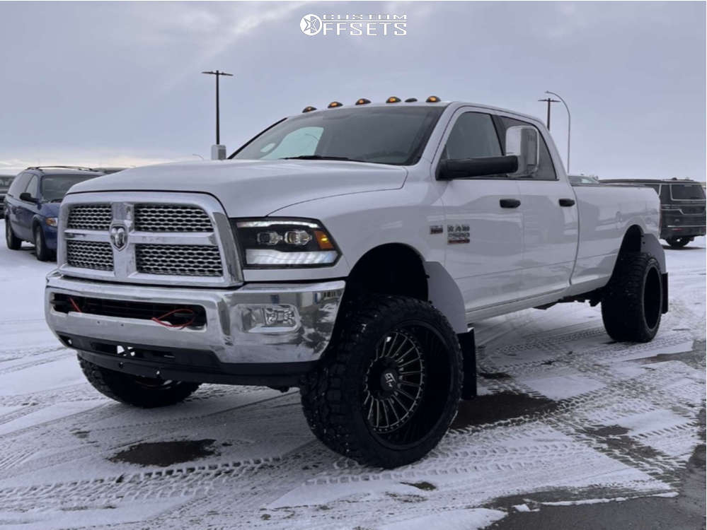 2017 Ram 2500 with 24x14 -76 GT Offroad Strike and 35/14.5R24 Versatyre ...