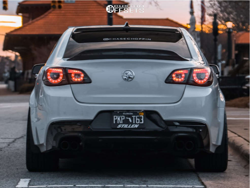 2017 Chevrolet SS with 19x9.5 33 Apex EC-7 and 265/35R19 Continental ...