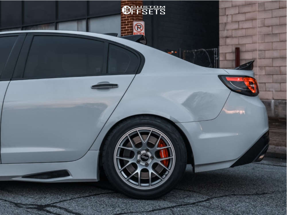 2017 Chevrolet SS with 19x9.5 33 Apex EC-7 and 265/35R19 Continental ...