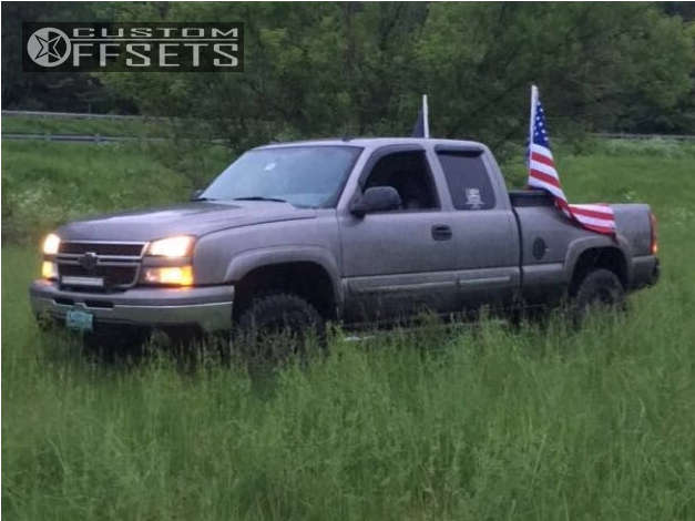 2007 Chevrolet Silverado 1500 Classic with 18x9 0 XD Xd829 and 33/12 ...