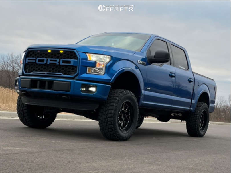 2016 Ford F-150 with 20x10 -18 Moto Metal Mo805 and 35/12.5R20 ...