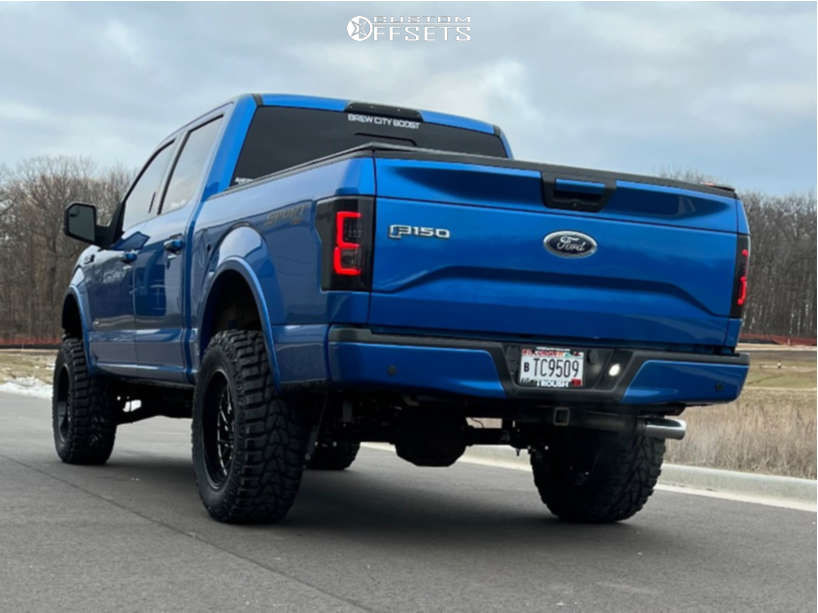 2016 Ford F-150 with 20x10 -18 Moto Metal Mo805 and 35/12.5R20 ...