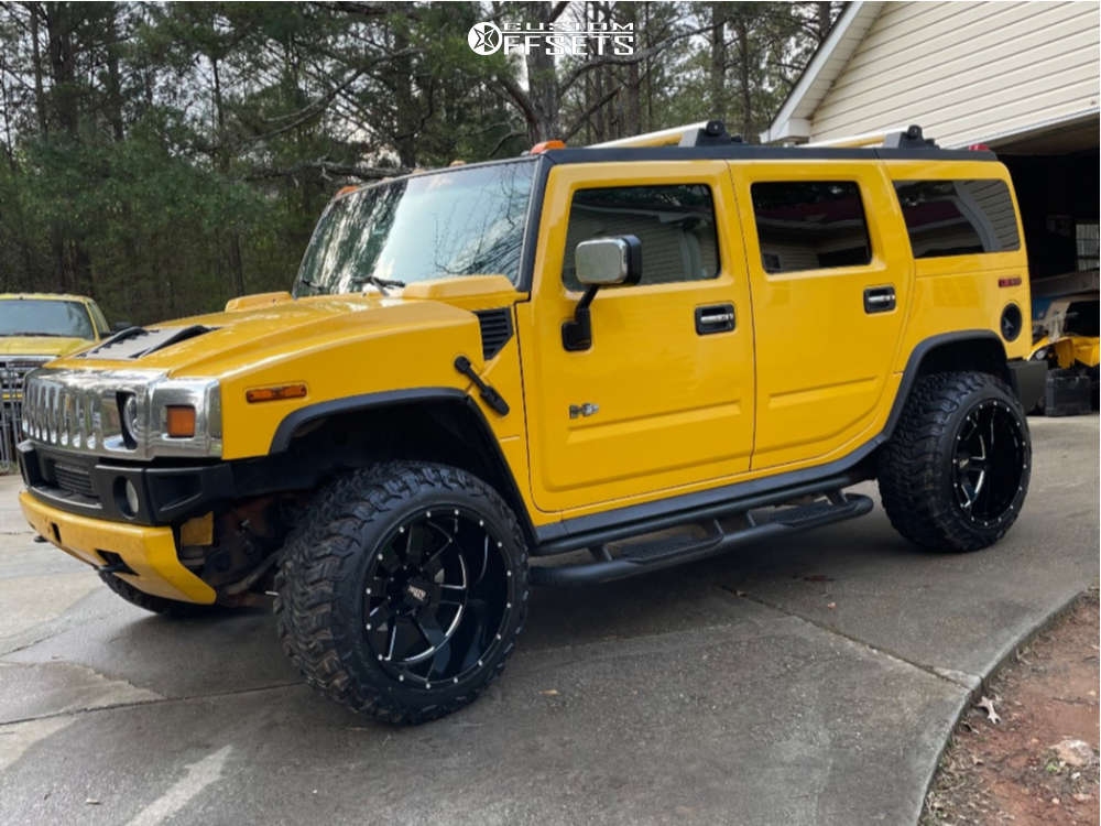 2003 Hummer H2 with 22x14 -76 Moto Metal Mo962 and 35/13.5R22 Atturo ...