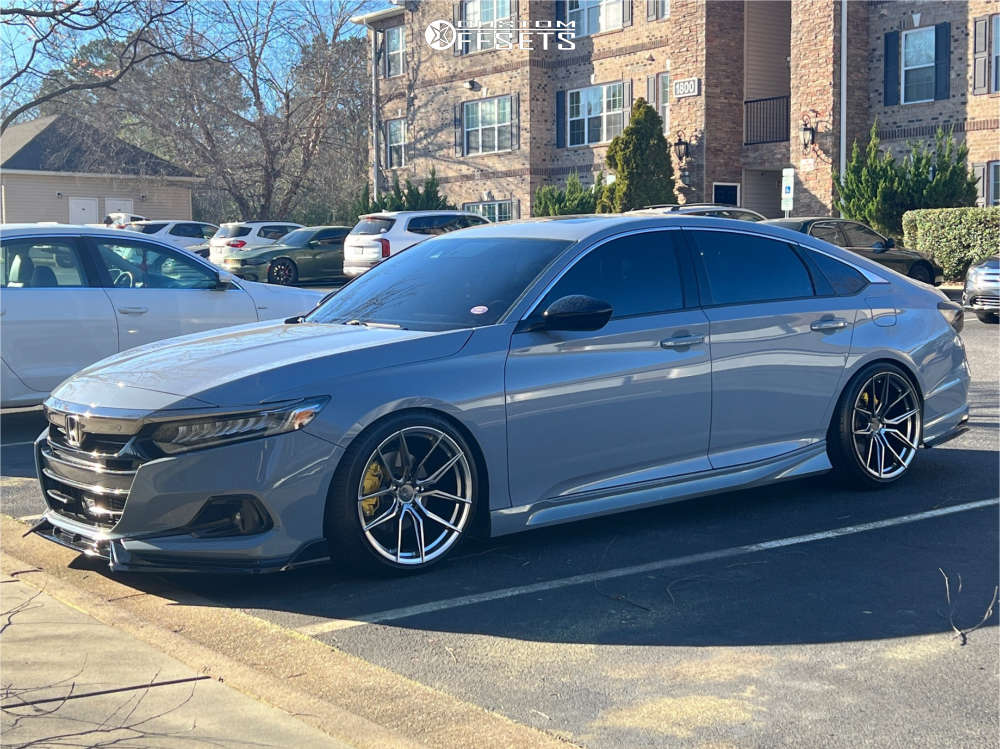 2021 Honda Accord with 19x10 20 XXR 559 and 245/35R19 Delinte D7 ...