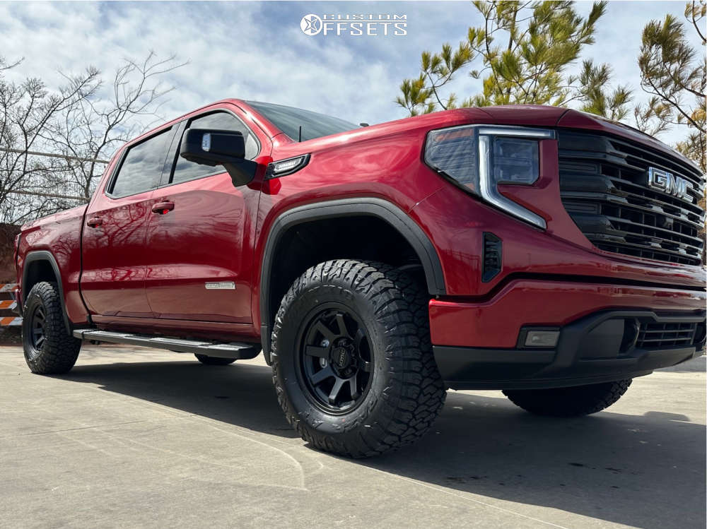 2022 GMC Sierra 1500 with 17x8.5 0 KMC Km723 and 295/70R17 Maxxis Razr ...
