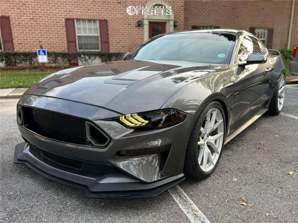 2018 Ford Mustang with 20x9 30 Aodhan Aff7 and 265/35R20 Michelin Pilot ...