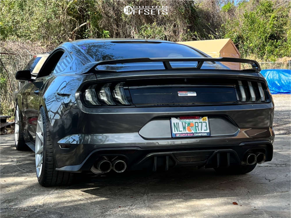 2018 Ford Mustang with 20x9 30 Aodhan Aff7 and 265/35R20 Michelin Pilot ...