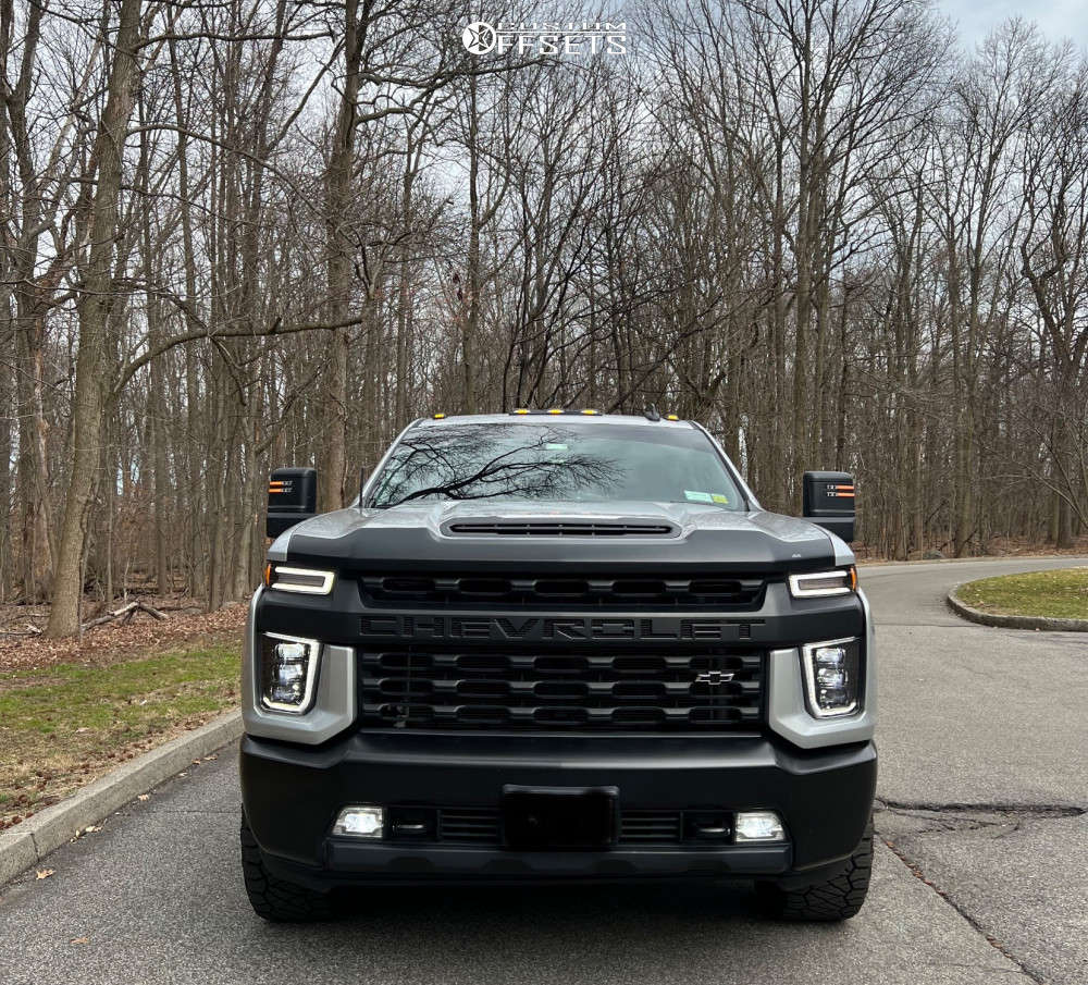 2020 Chevrolet Silverado 2500 HD with 18x9 18 Method Mr317 and 33/12 ...
