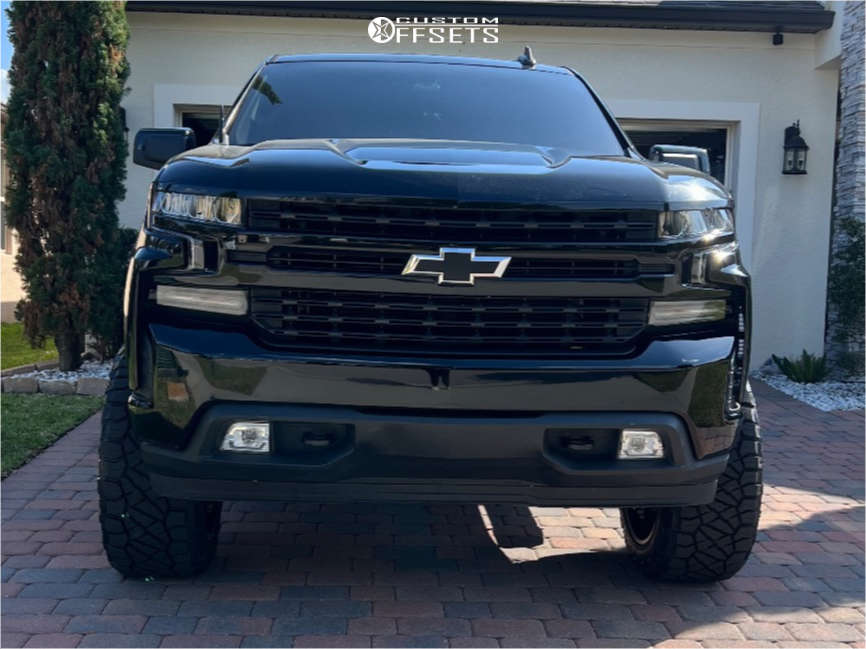 2019 Chevrolet Silverado 1500 with 22x12 -44 TIS 547bm and 35/12.5R22 ...