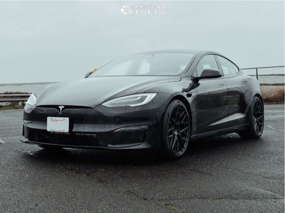 2022 Tesla S with 20x9 30 Aodhan Aff9 and 255/35R20 Michelin Pilot ...