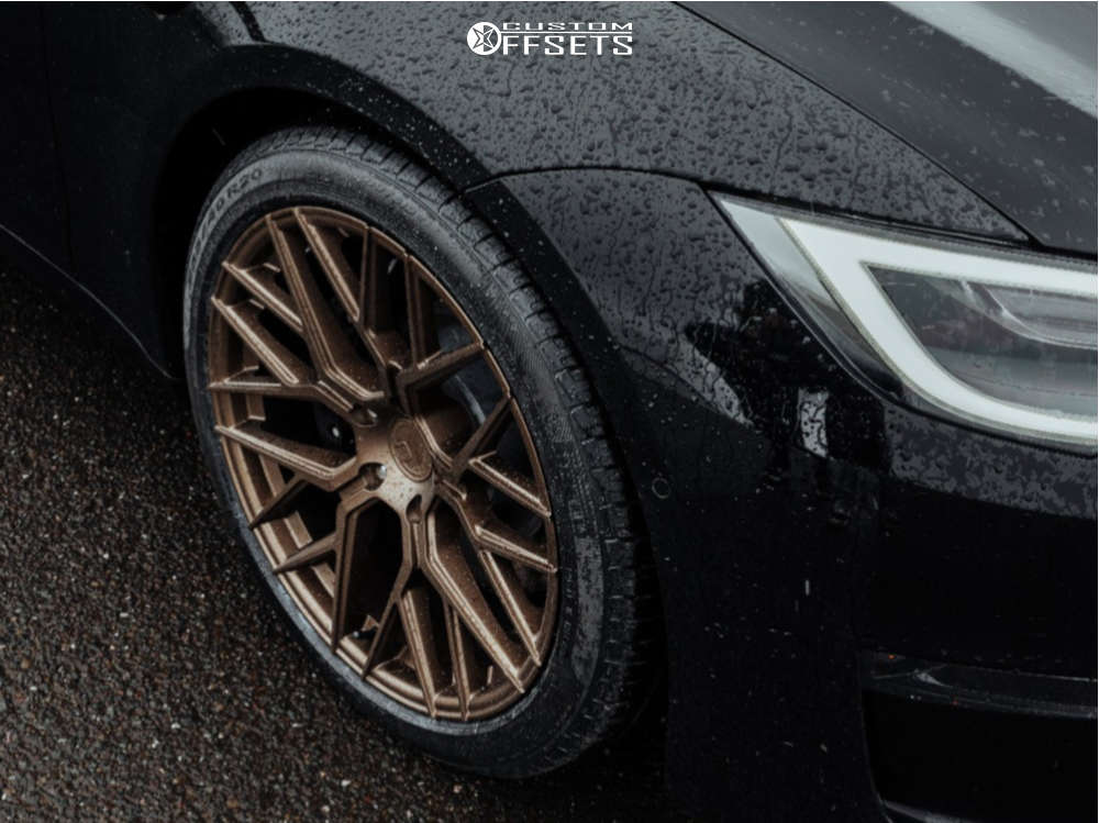 2022 Tesla S with 20x9 30 Aodhan AFF9 and 255/35R20 Michelin Pilot ...