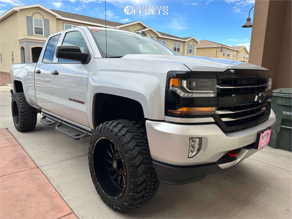 2018 Chevrolet Silverado 1500 with 22x12 -44 Lethal Offroad Lt02 and 35/13.5R22 Atturo Trail ...