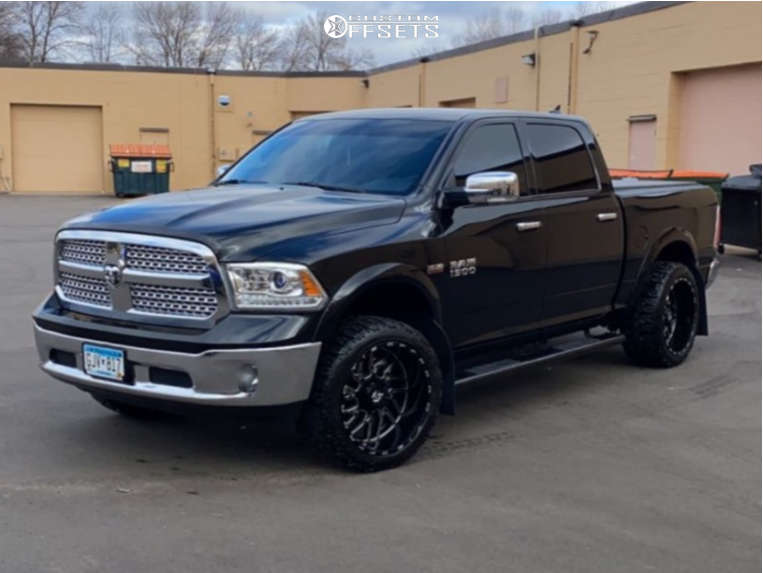 2016 Ram 1500 with 22x12 -44 TIS 544bm and 33/12.5R22 Milestar ...