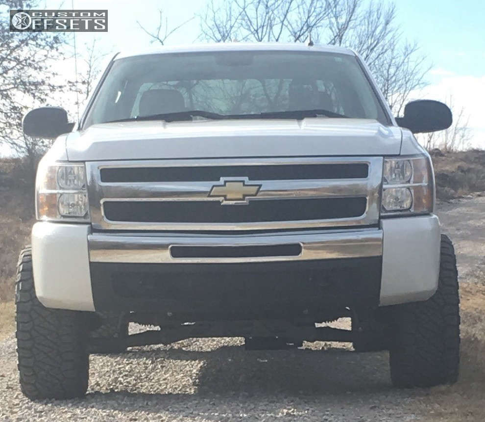 2009 Chevrolet Silverado 1500 with 20x12 -44 Fuel Rampage and 33/12 ...