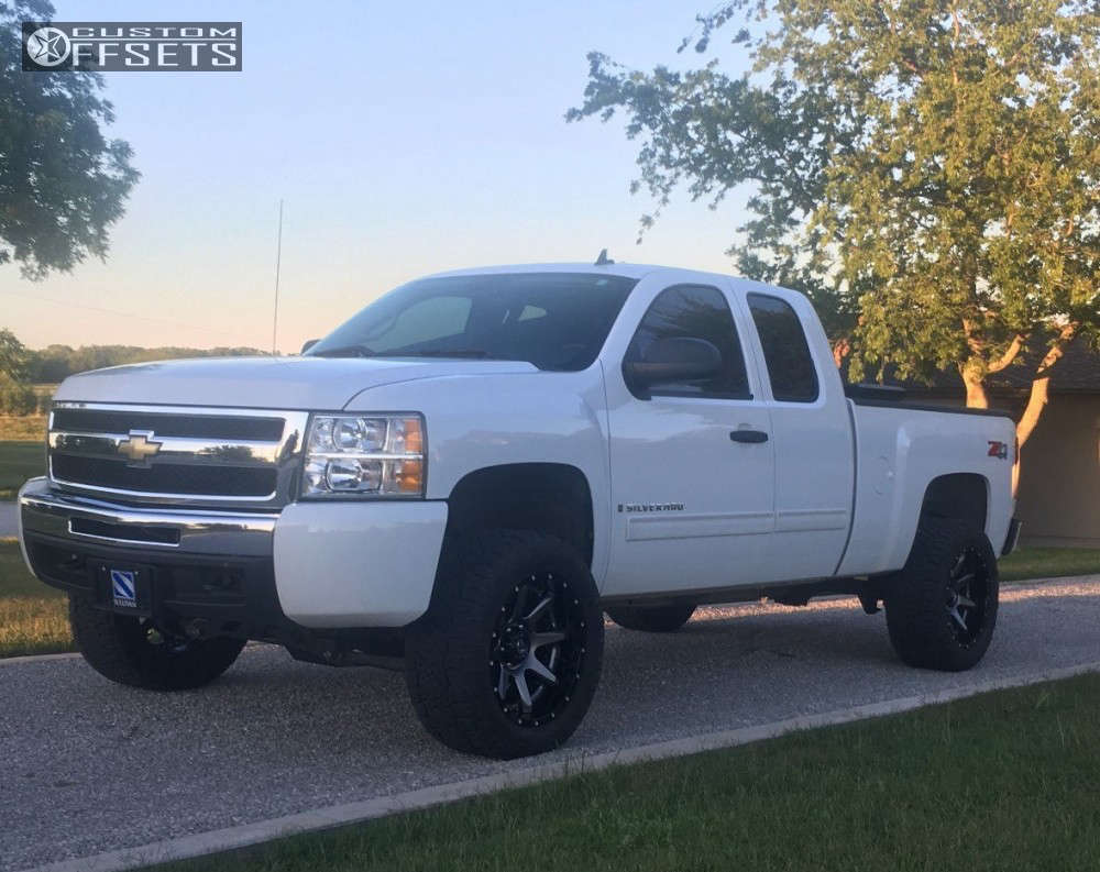 2009 Chevrolet Silverado 1500 with 20x12 -44 Fuel Rampage and 33/12 ...