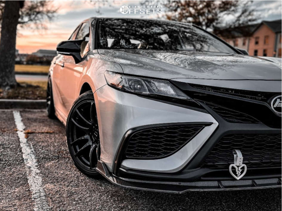 2023 Toyota Camry with 19x9.5 35 Vors Tr4 and 245/40R19 Vercelli Strada ...