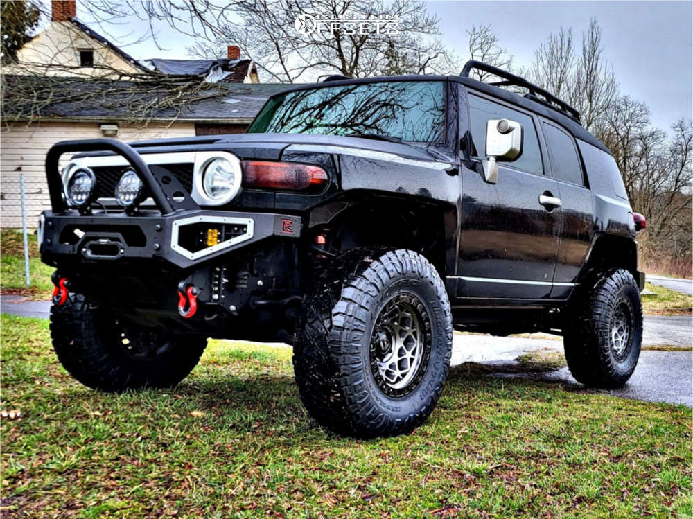 2007 Toyota FJ Cruiser with 17x9 -12 Fuel Unit and 35/12.5R17 Nitto ...