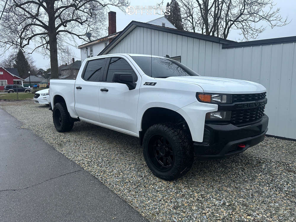 2019 Chevrolet Silverado 1500 with 20x10 -25 Ultra Menace and 285/55R20 ...