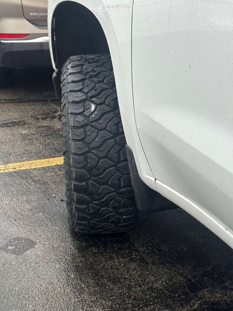 2019 Chevrolet Silverado 1500 with 20x10 -25 Ultra Menace and 285/55R20 ...