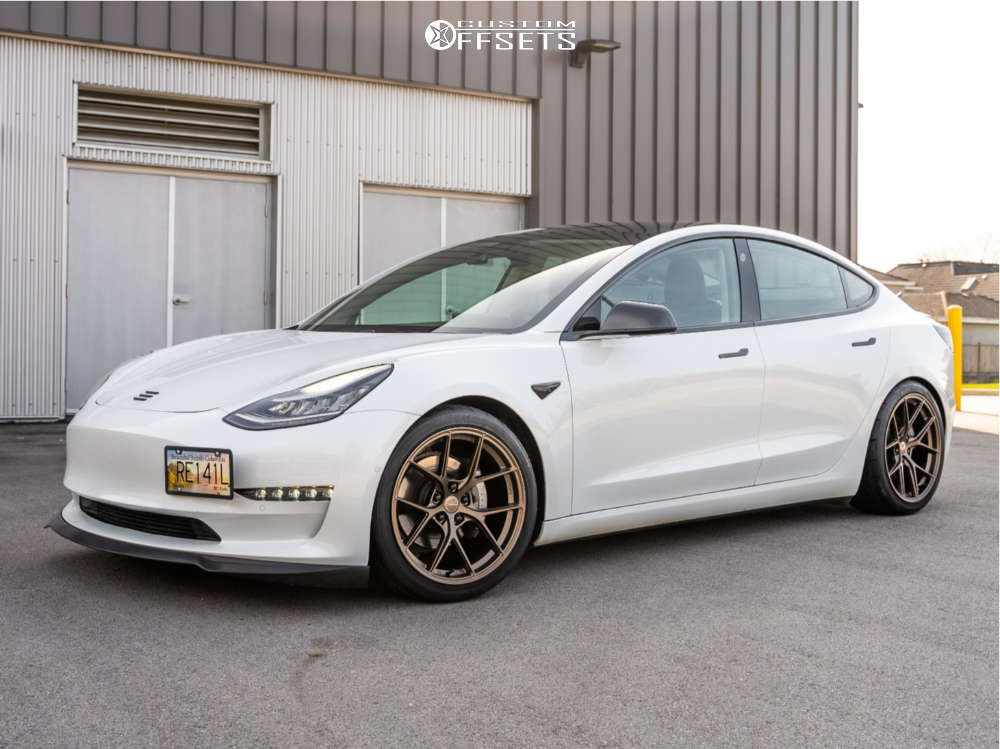 2020 Tesla 3 with 19x9.5 33 Superspeed Rf05rr and 265/35R19 Firestone ...